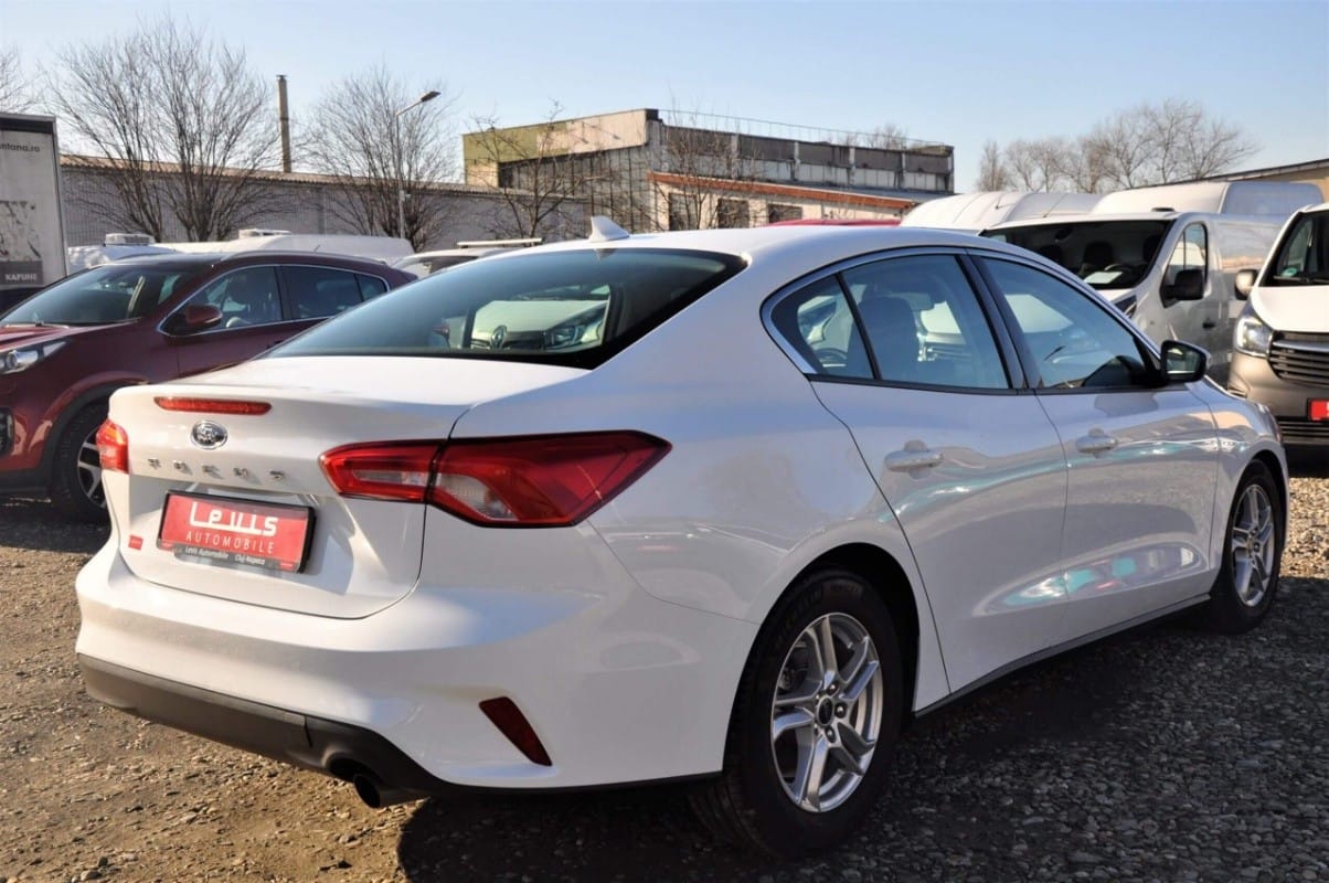 Ford Focus Automat Sedan - Levis Automobile