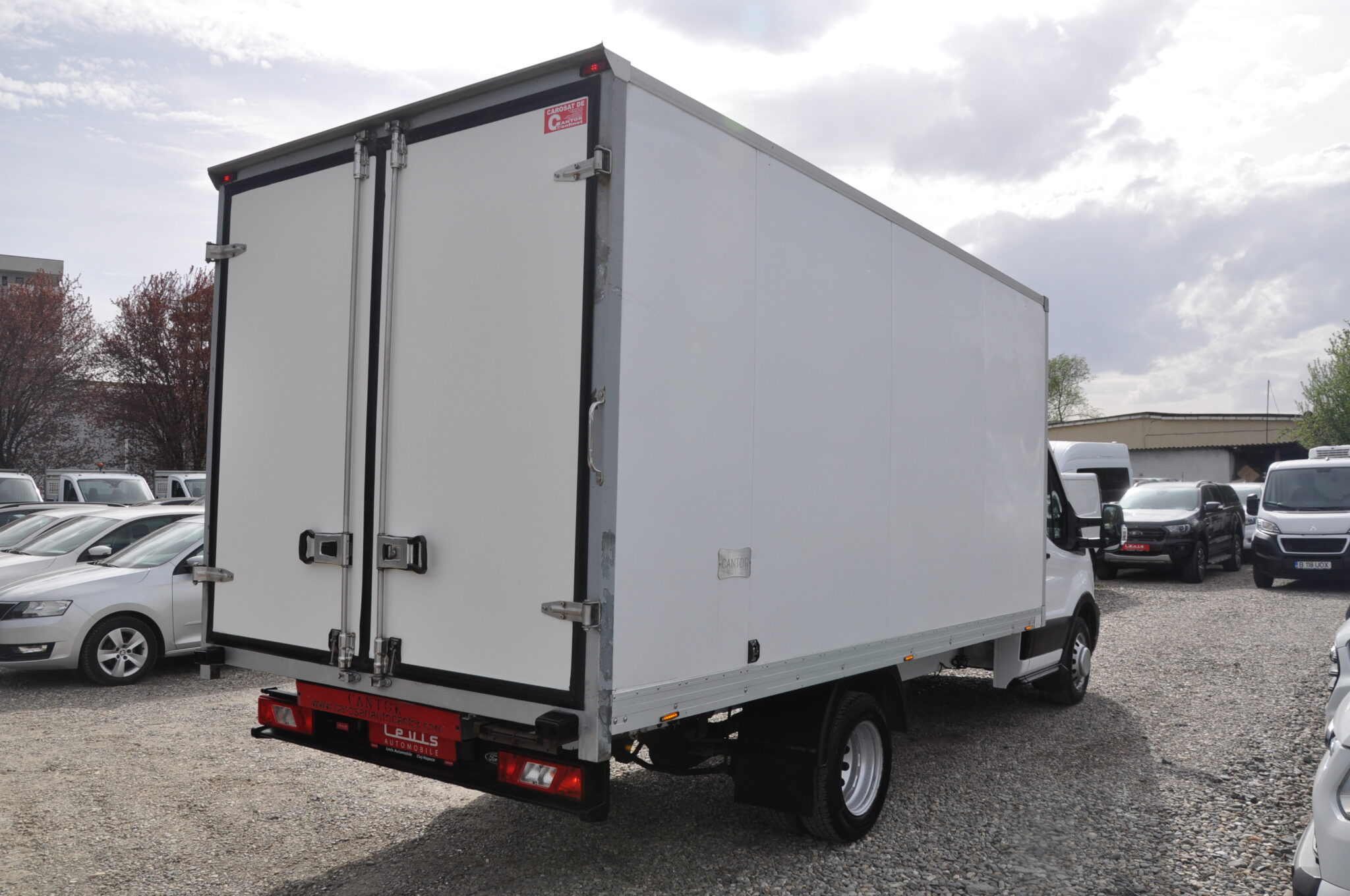 Ford Transit Cub Punte Dubla - 2019 - Levis Automobile